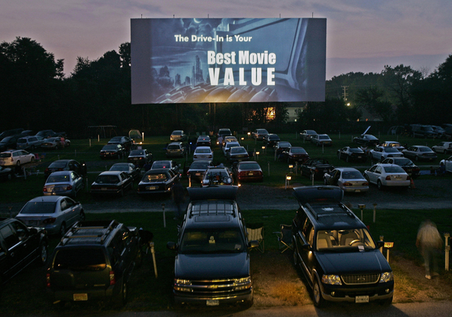 25 Nostalgic 90s Kid Activities That Are Now Rare