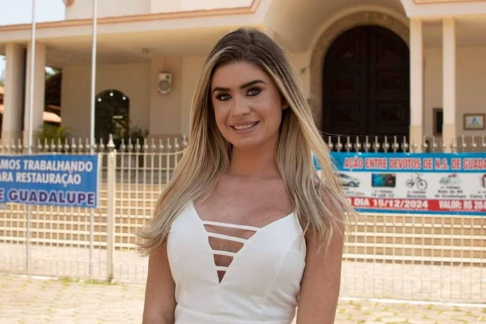 Married OnlyFans Star Reveals Pregnancy With Another Man | List25